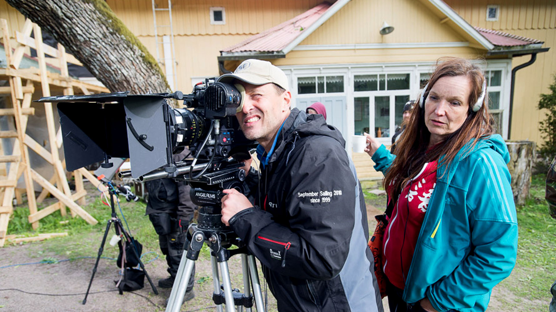 Johanna Vuoksenmaa ja Viikossa aikuiseksi • Haastattelut