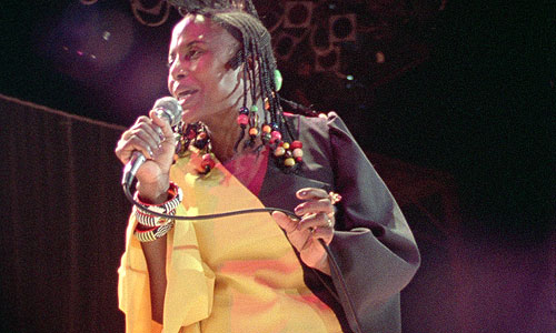 Mama Africa • Arvostelu | Film-O-Holic.com